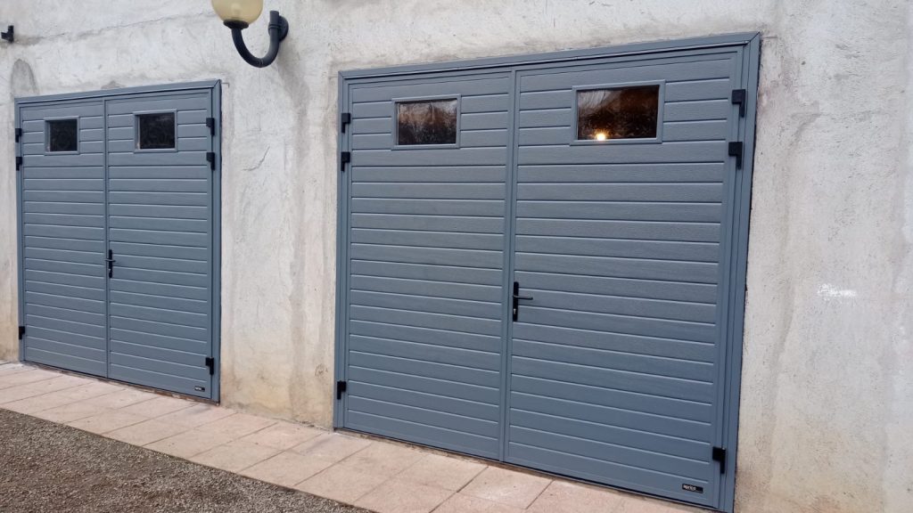 Portoni ad anta battente per garage: pratici ed economici - Aprico